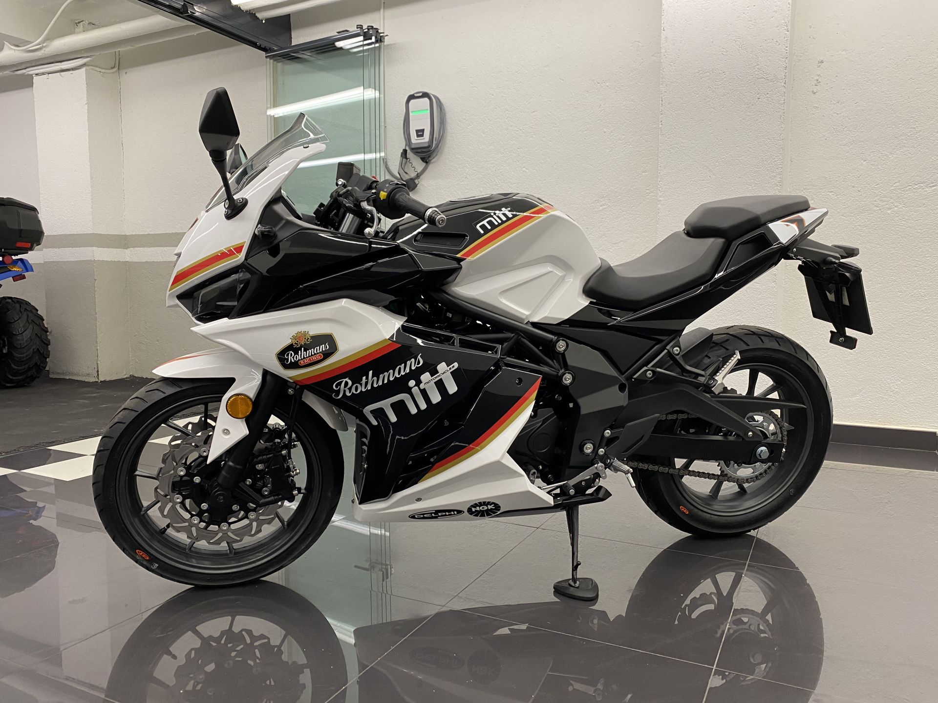 Mitt 125 GP Efi Rothmans 14000294 | GTWagen